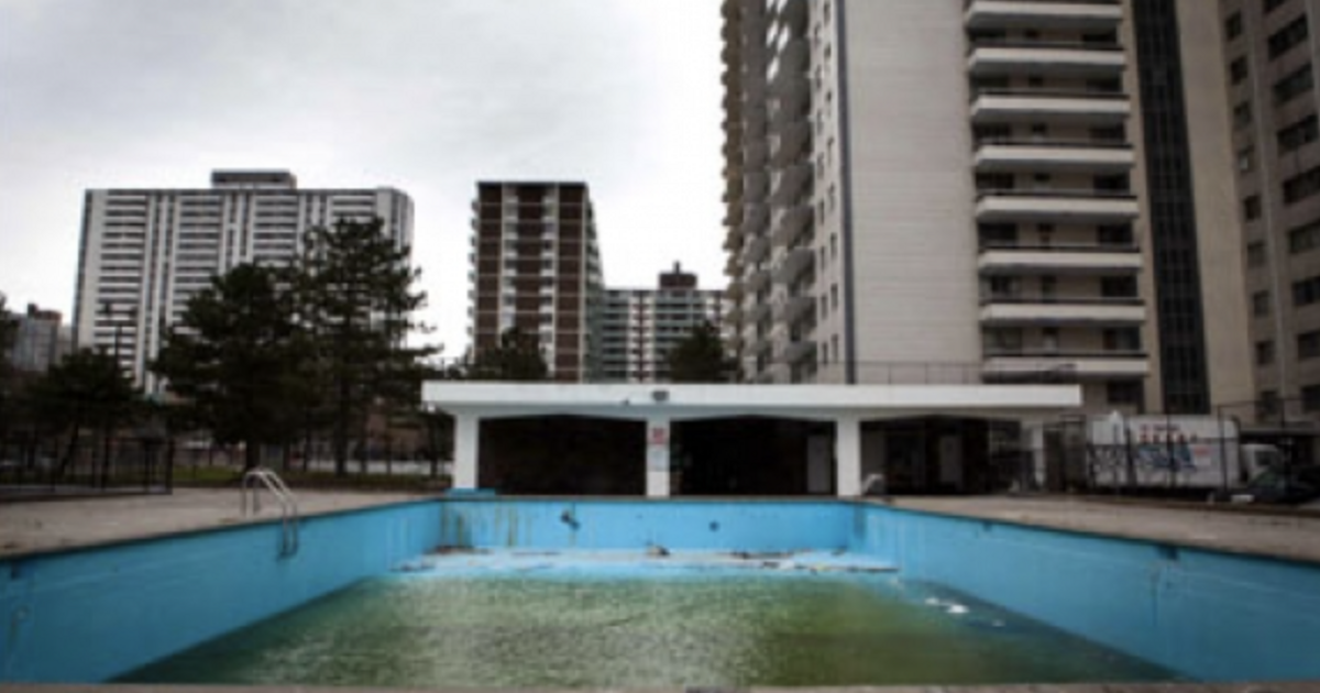 Input: St Jamestown Tennis Court and swimming pool ren... | Toronto ...